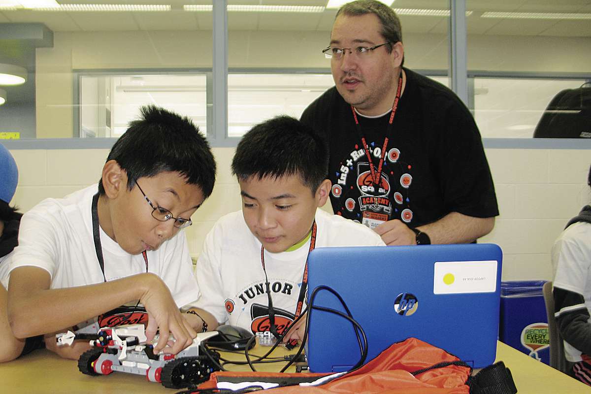 Teaching technology at Amber Trails – Our Communities