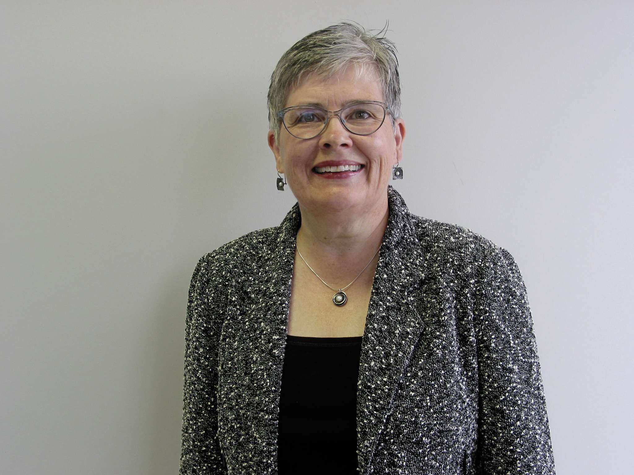 Smee looks forward to growth – Our Communities