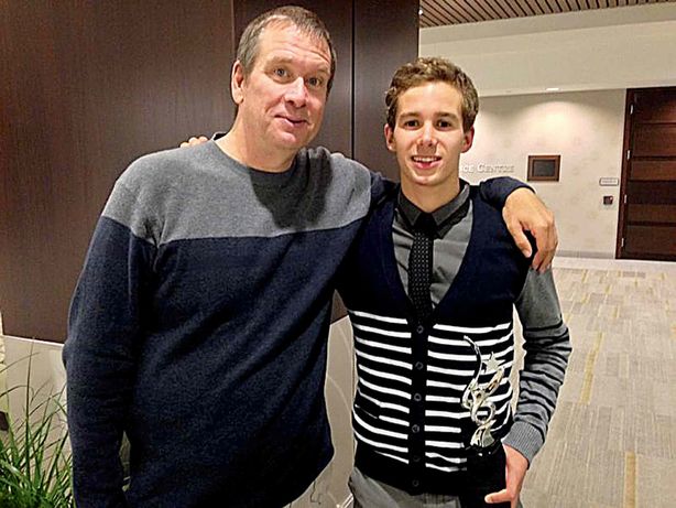 Oak Bluff triathlete is honoured – Our Communities
