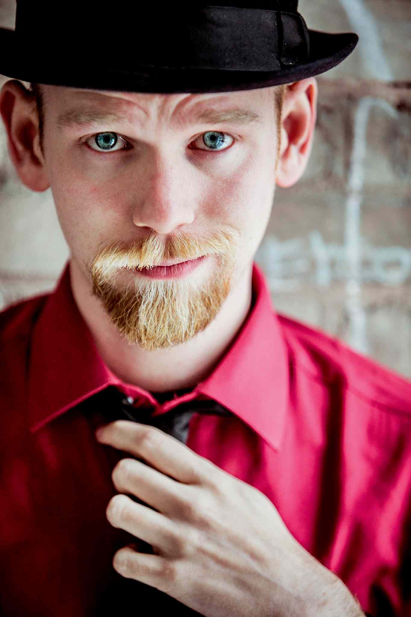 Comedian sees past in different light – Our Communities