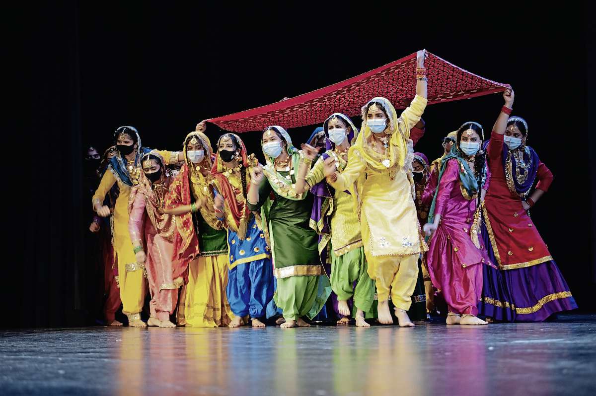 Diwali dancers illuminate Seven Oaks – Our Communities