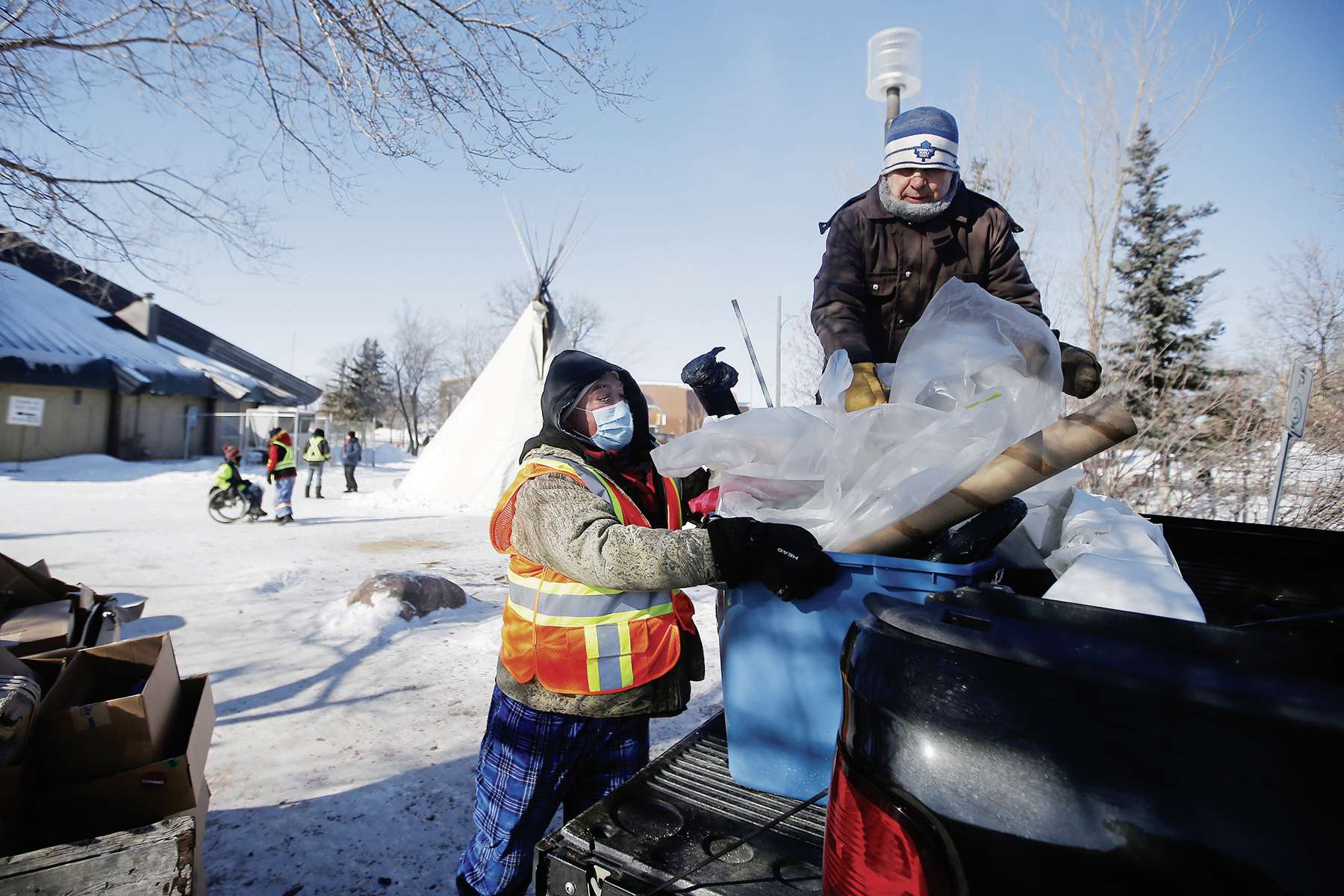 Community volunteers fighting homelessness – Our Communities