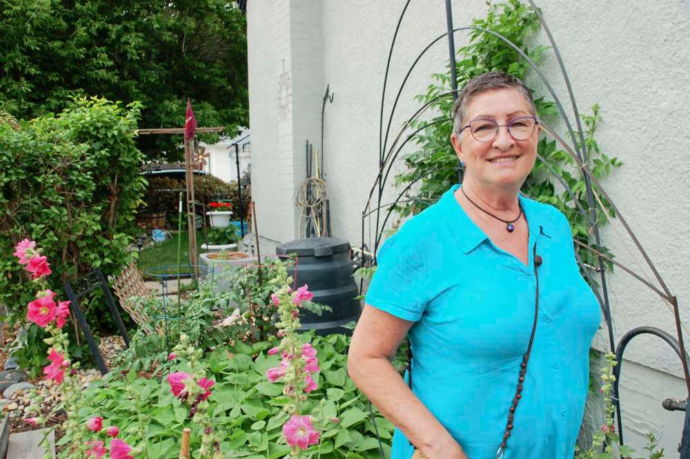 Childhood friends pitch in to help – Our Communities