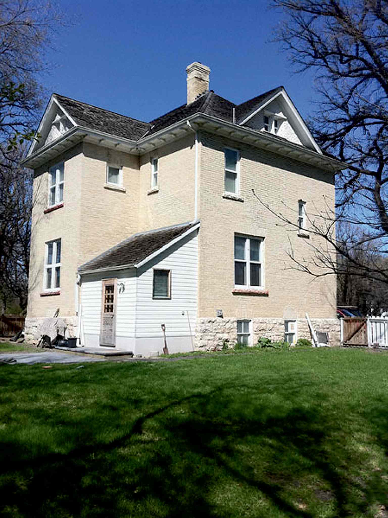 Raising money to preserve Caron House – Our Communities