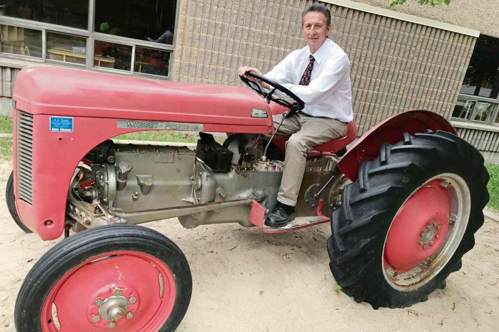 Educator saying goodbye after 42 years – Our Communities