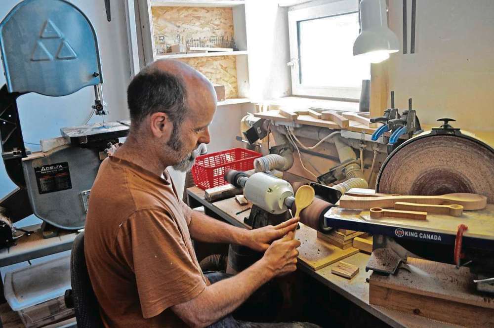 Artist creates beauty from salvaged materials – Our Communities