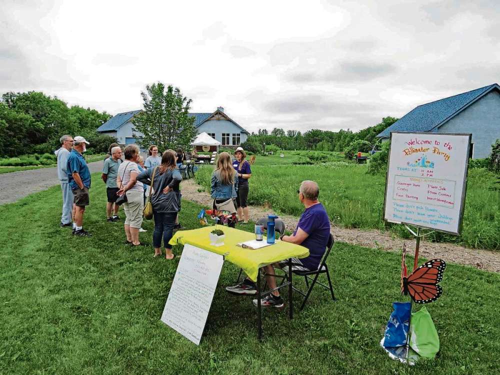 Creating pollinator-friendly spaces – Our Communities