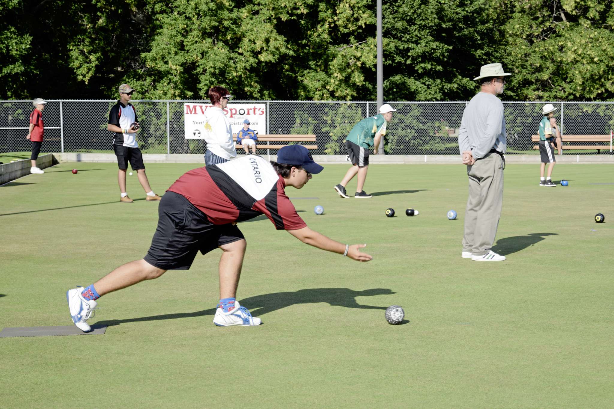 Youth lawn bowlers rolling with it – Our Communities