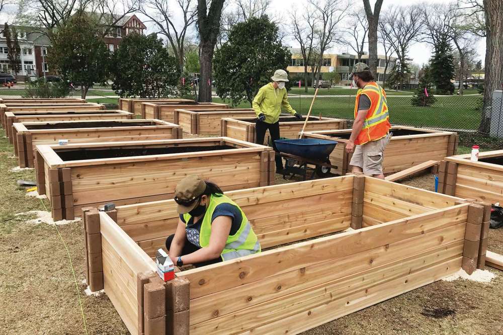 Growing community in Vimy Ridge Park – Our Communities