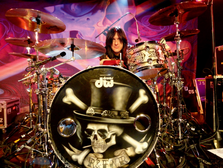 Rock ‘n roll journey brings drummer back home – Our Communities