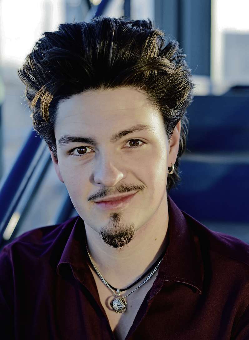 Drama tackles tough choices – Our Communities