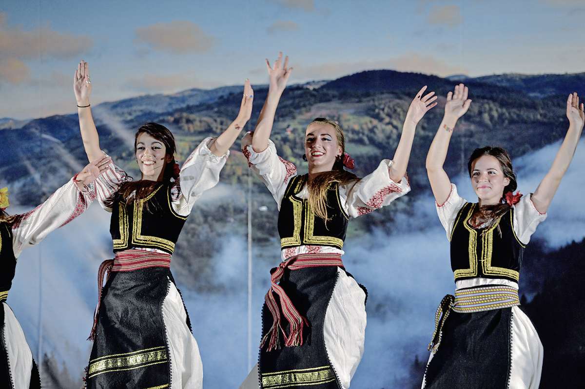 Party the Romanian way – Our Communities