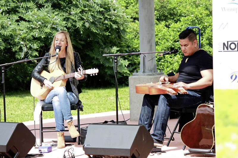 Nadia et Jason Burnstick play Mercredi en musique – Our Communities