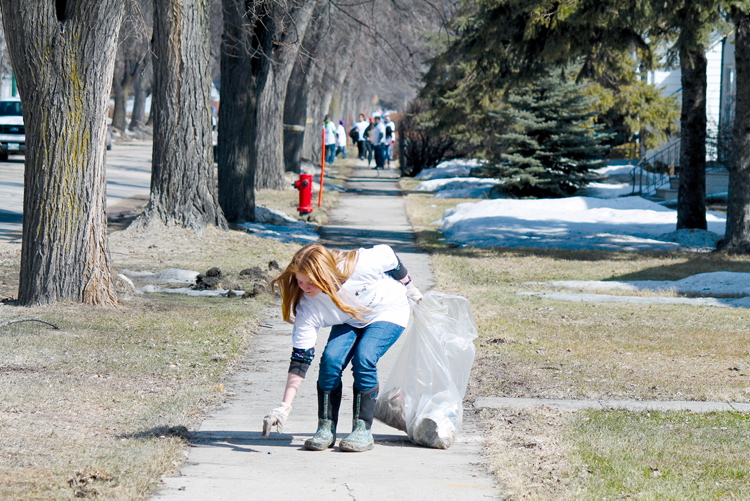 West End kids clean up – Our Communities