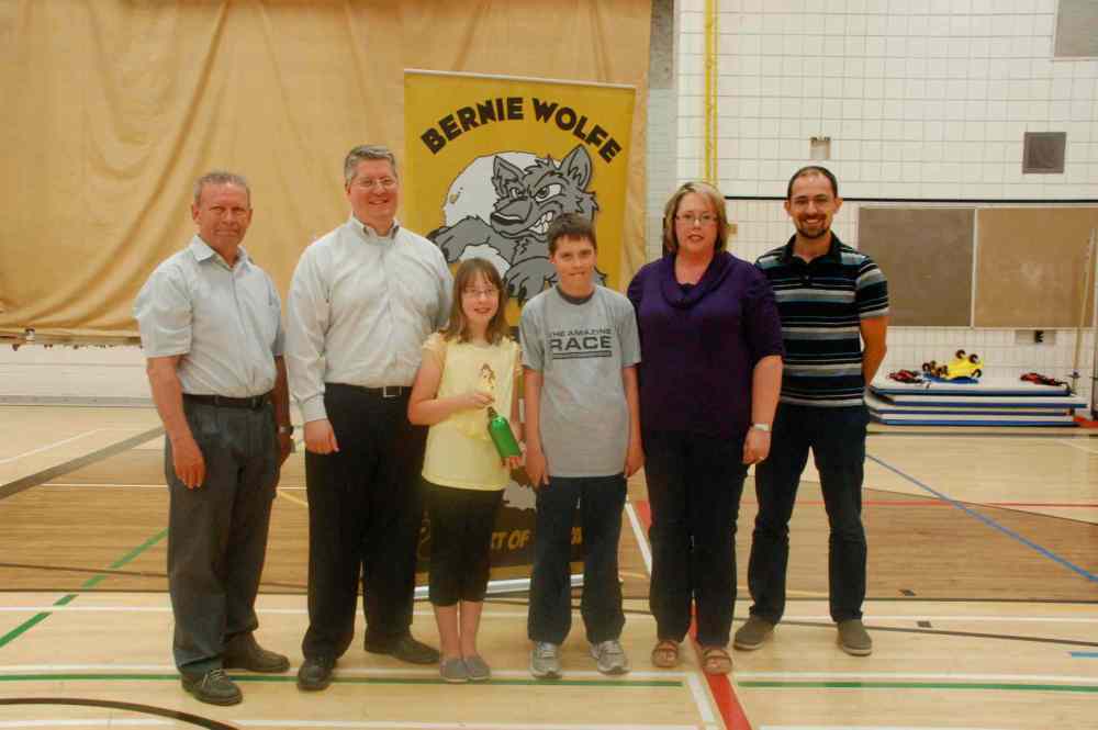 Bernie Wolfe student wins for cleaning neighbourhood – Our Communities