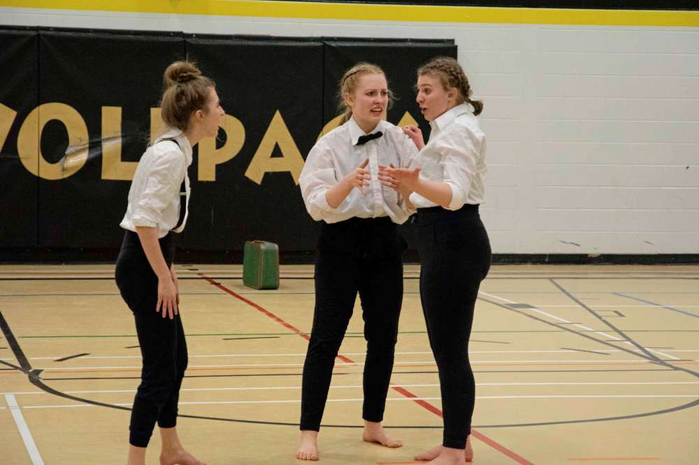 Dancers on tour – Our Communities