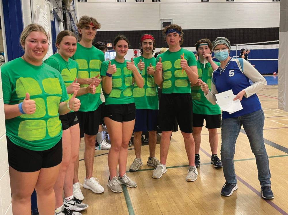Sanford students high five for cancer – Our Communities