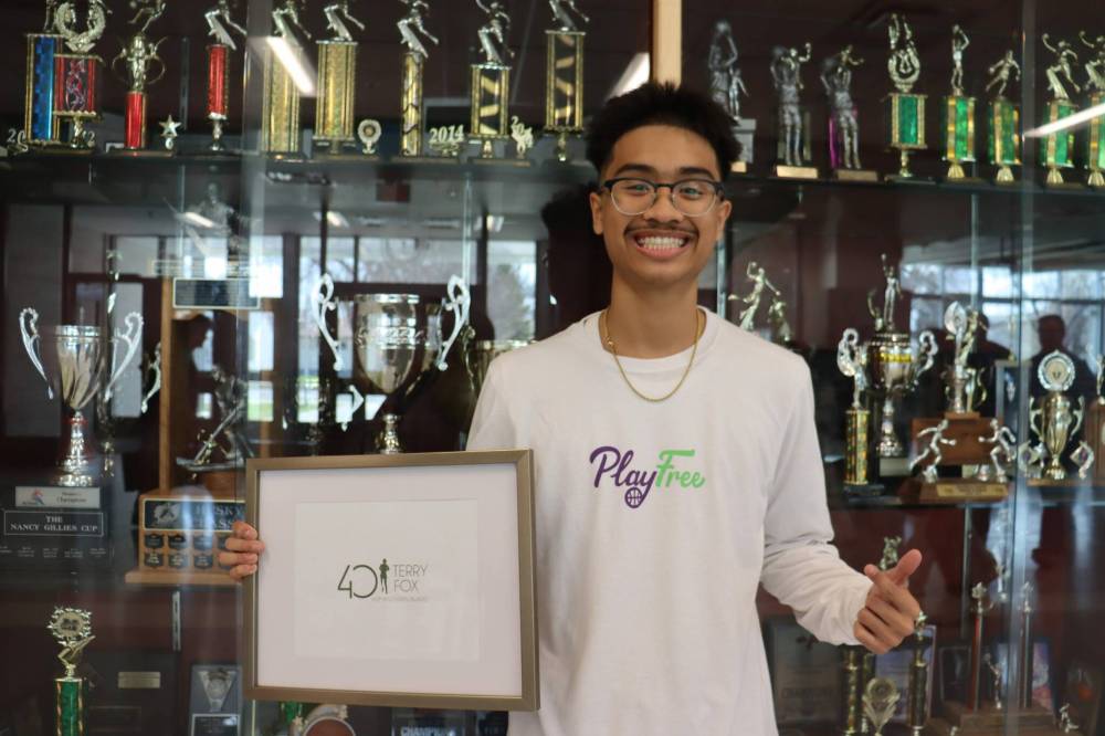 Garden City student receives humanitarian award – Our Communities
