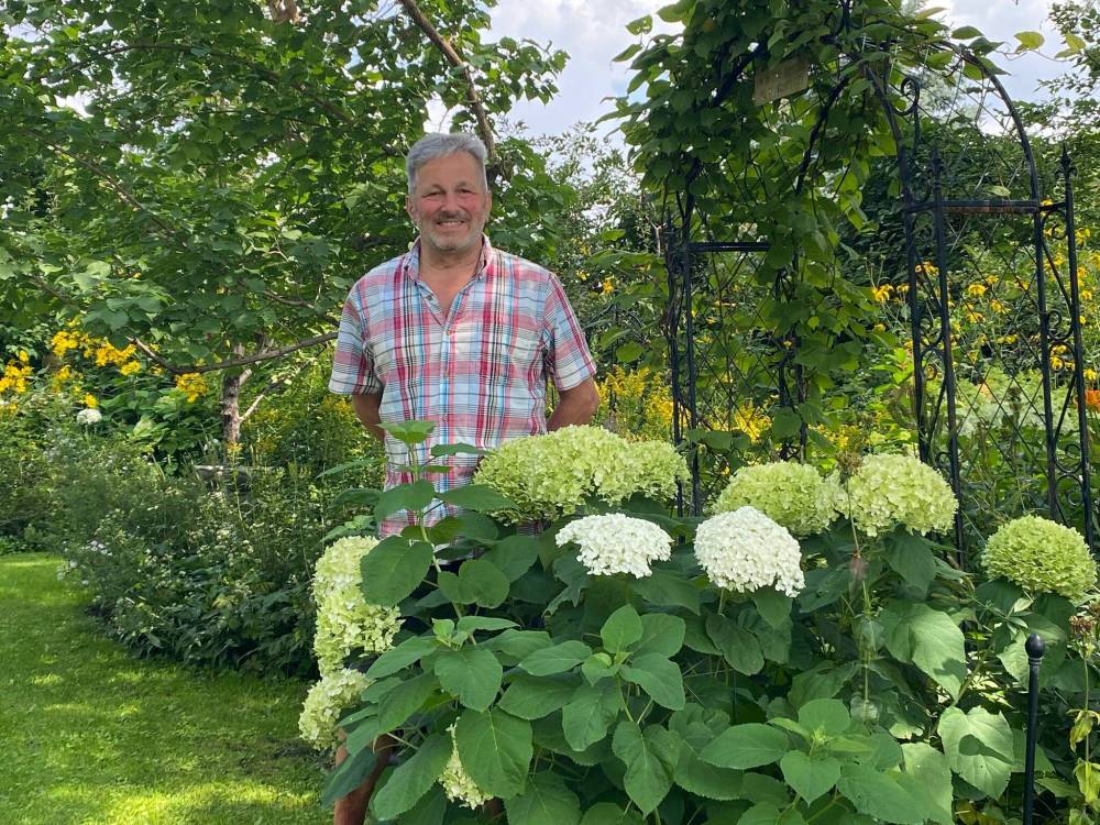 Visiting a garden of distinction – Our Communities
