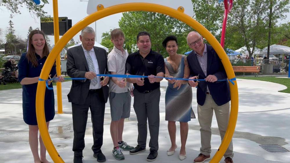 New accessible splash pad open at Bronx Park C.C. – Our Communities