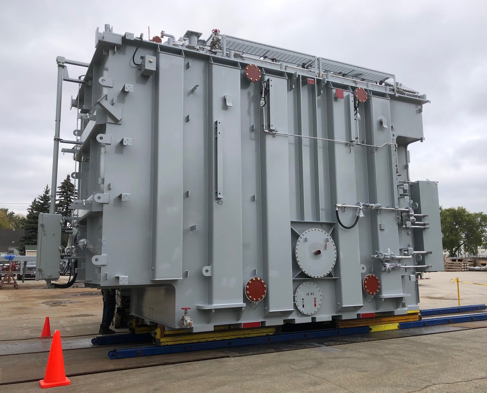 Huge Hydro transformer takes long way home – The Carillon