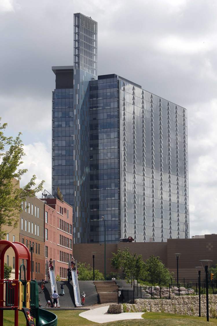 Hydro tower stands out for energy efficiency – Winnipeg Free Press
