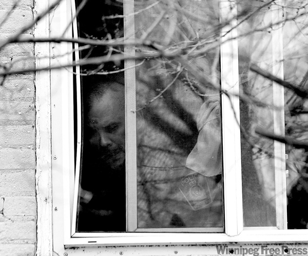 Child, 3, falls out of window – Winnipeg Free Press