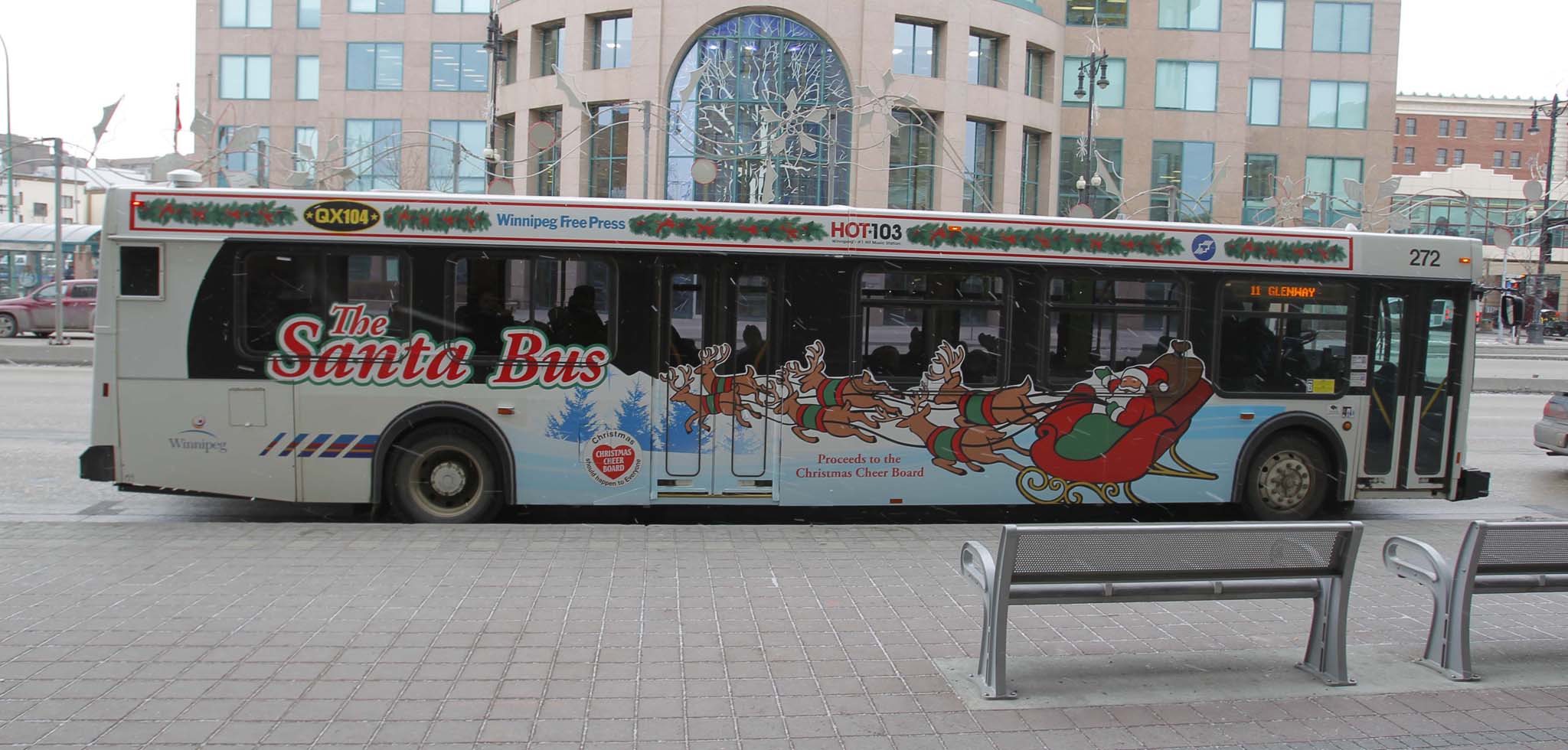 Santa bus starts running routes Sunday – Winnipeg Free Press