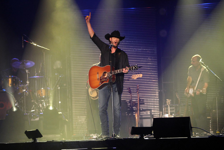 Paul Brandt brings tour to town Monday – Winnipeg Free Press