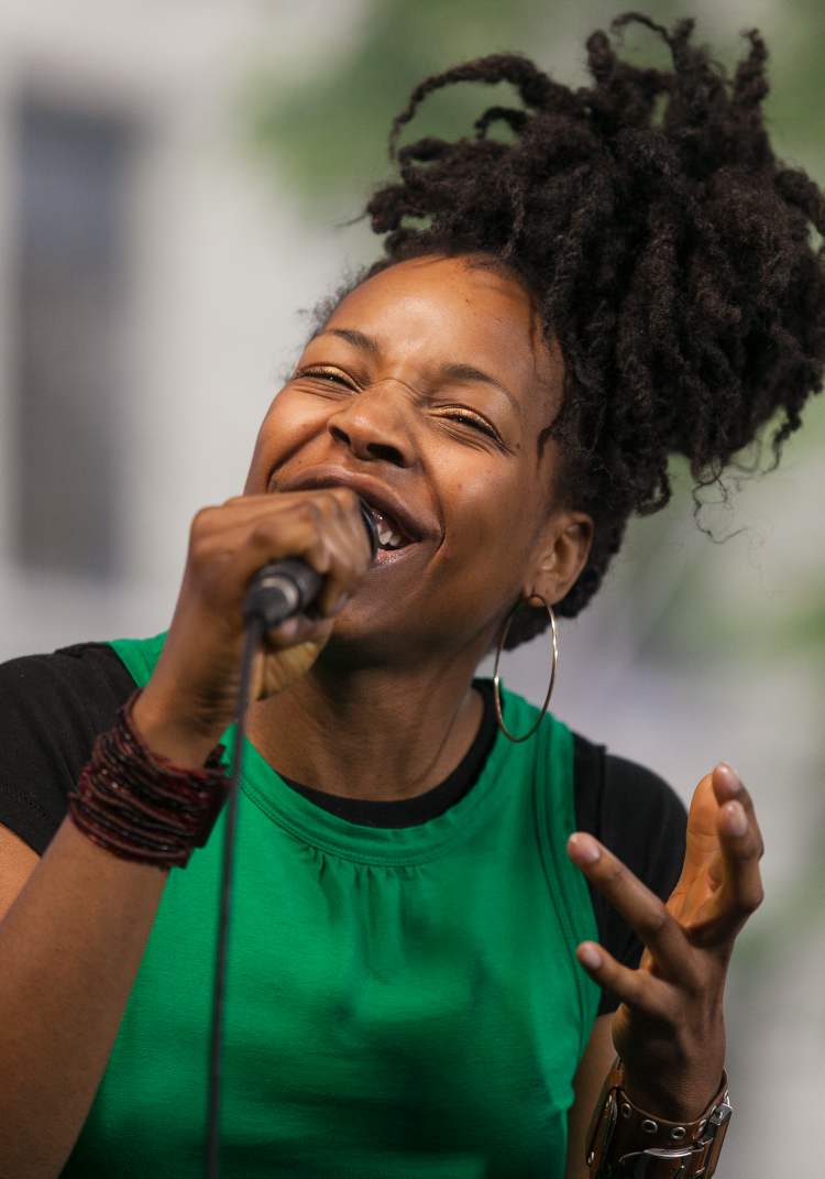 R&B singer Flo performs at News Café – Winnipeg Free Press