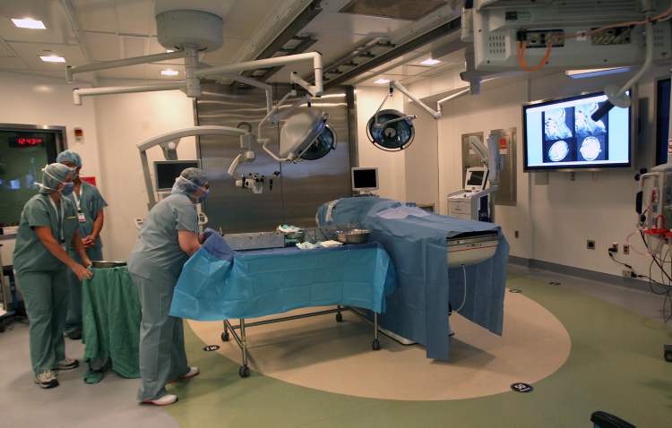 New surgical suites at HSC allow MRIs during surgery – Winnipeg Free Press