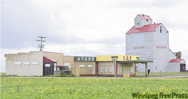 Corner Gas set quickly becoming a corner embarrassment – Winnipeg Free ...