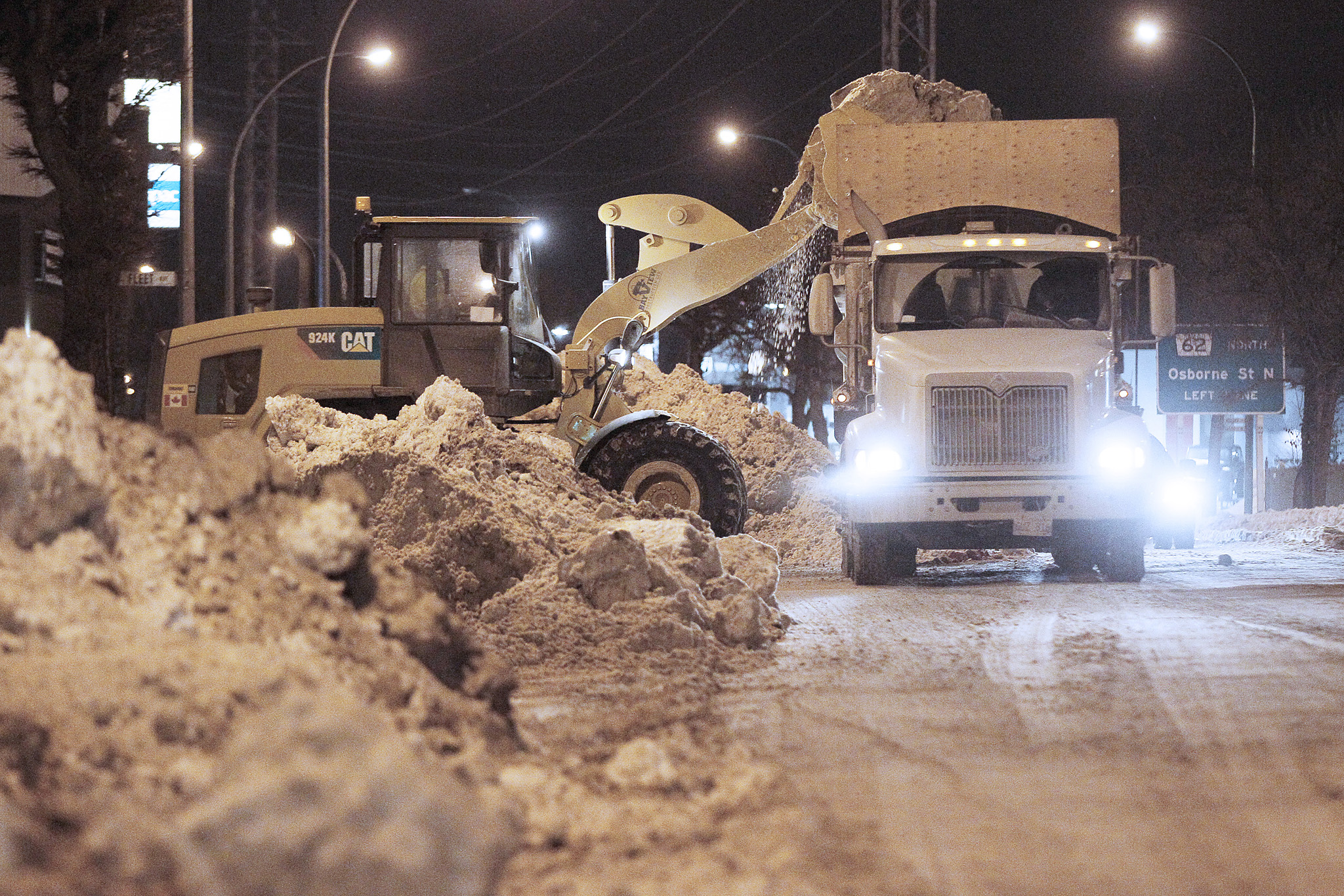 Massive fleet clearing snow off streets – Winnipeg Free Press