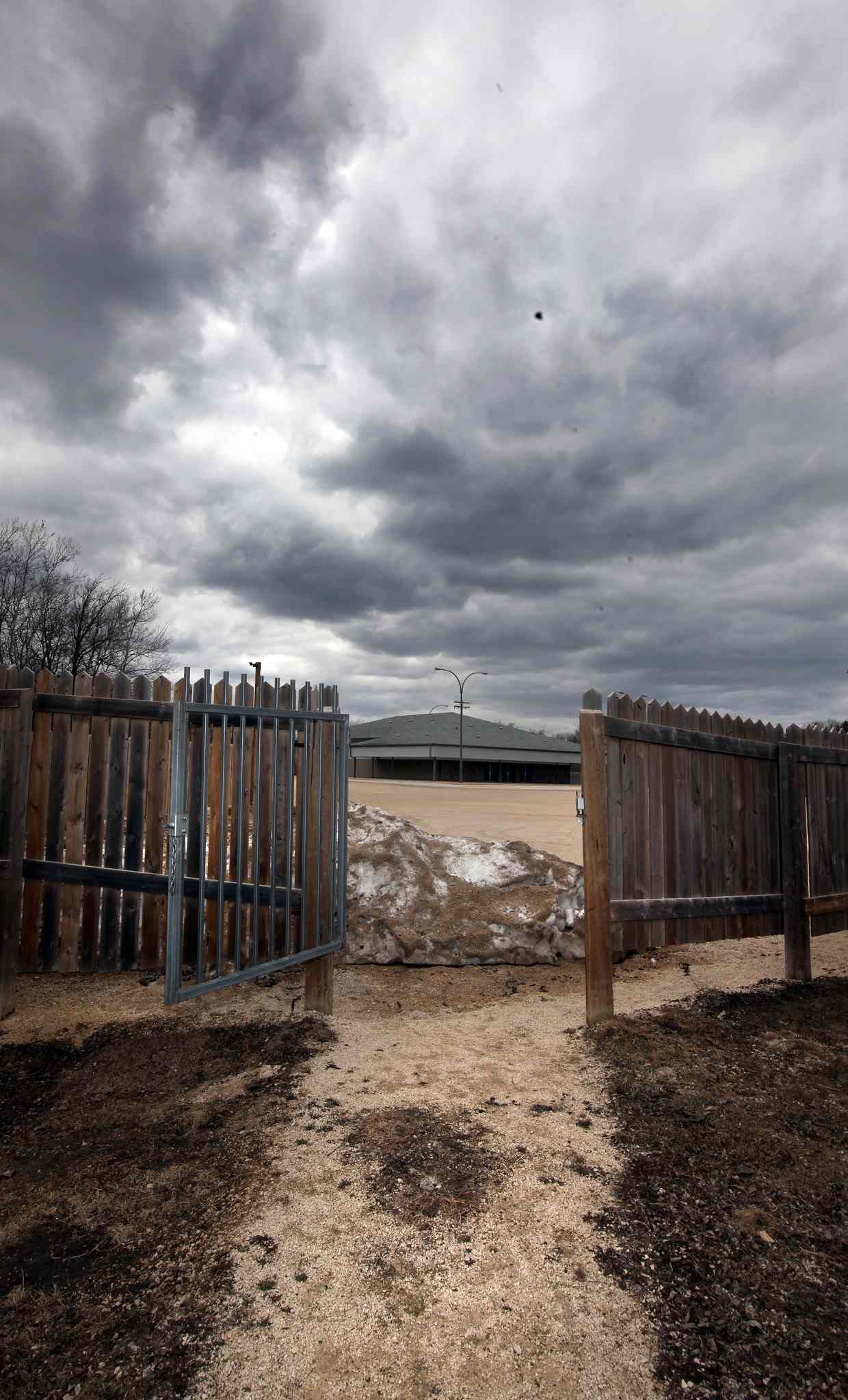 The closed-door church – Winnipeg Free Press