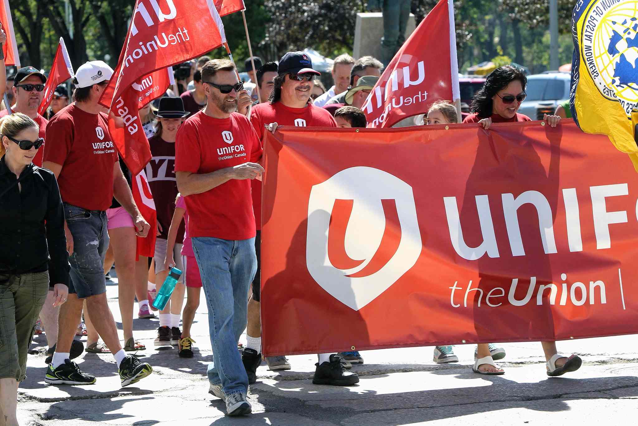Hundreds take part in Labour Day march – Winnipeg Free Press