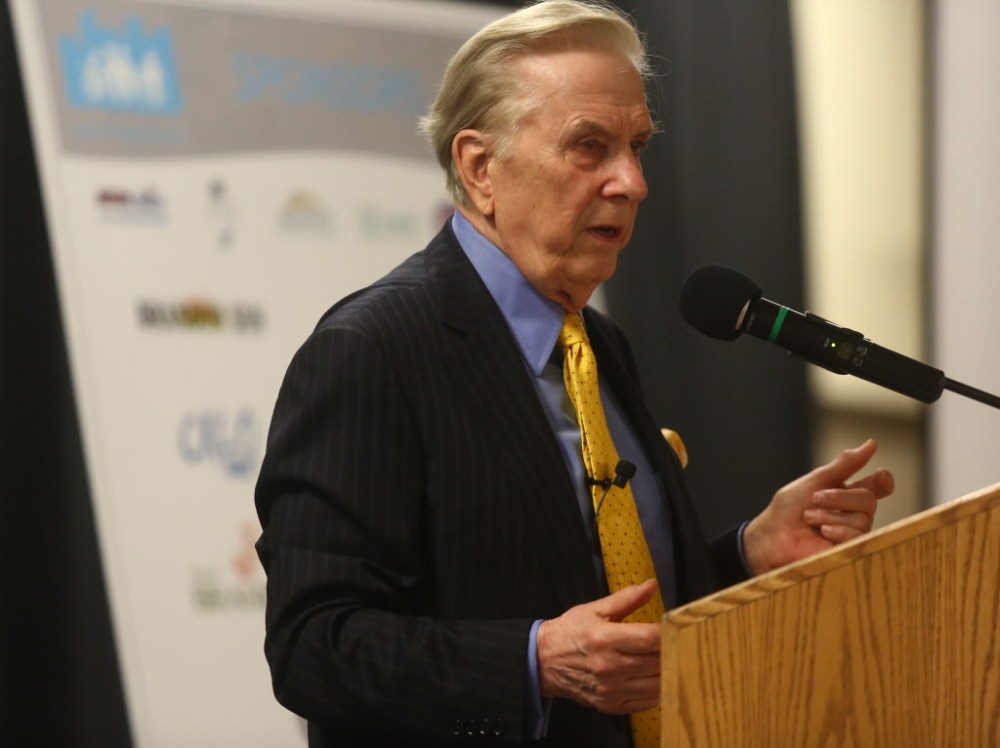Veteran news anchor Lloyd Robertson to give keynote speech in Winnipeg ...