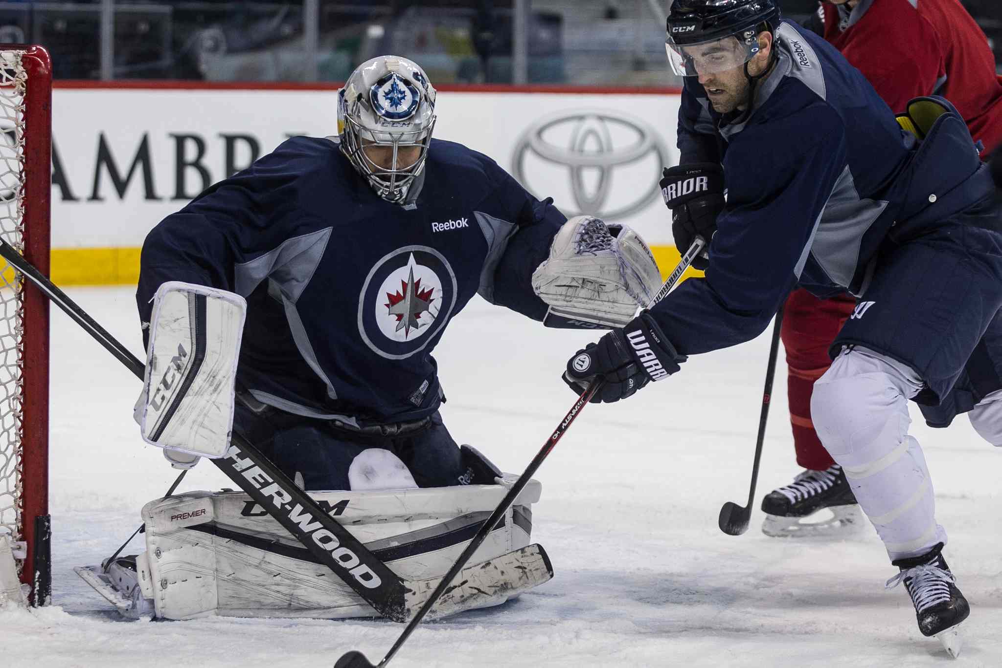 Maurice unlikely to put Pavelec back in goal… yet – Winnipeg Free Press