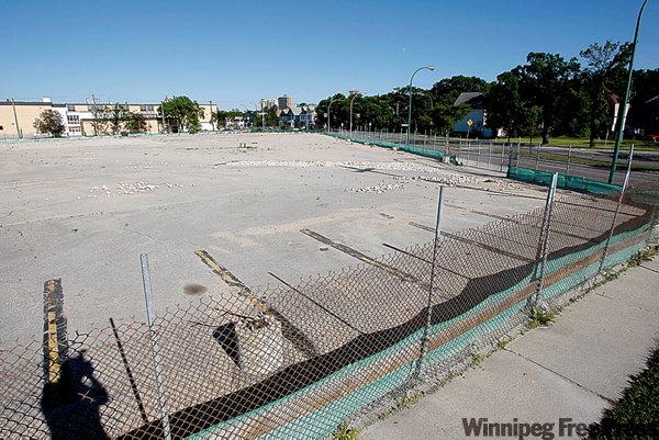 Gordon Bell finally scores its green space for sports – Winnipeg Free Press