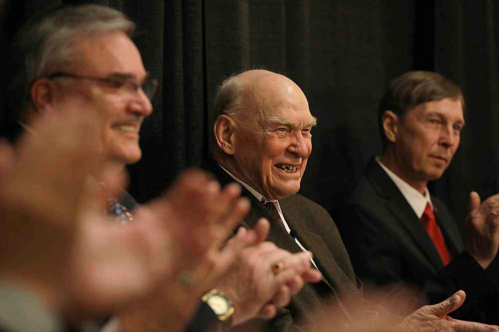 Canadian veteran knighted – Winnipeg Free Press