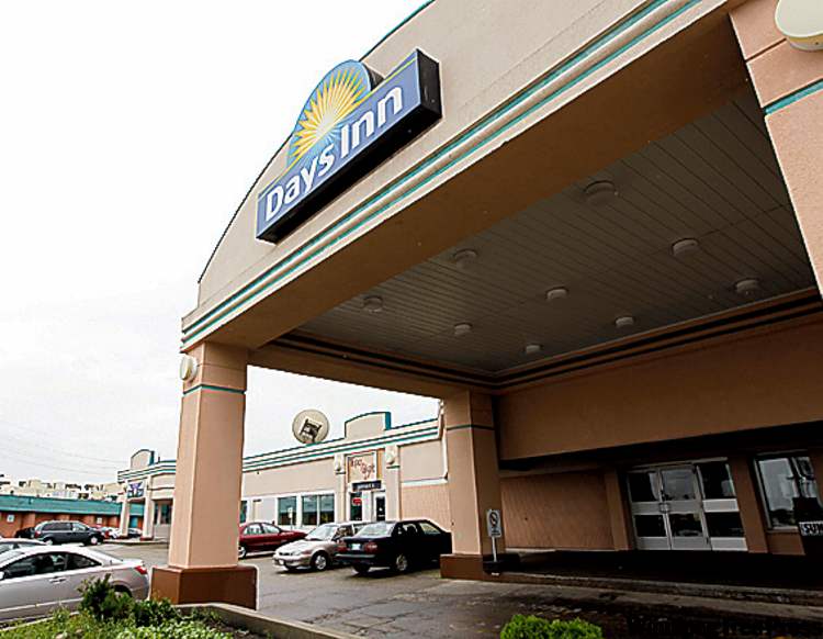 Manitoba Lotteries buys hotel beside McPhillips casino – Winnipeg Free ...