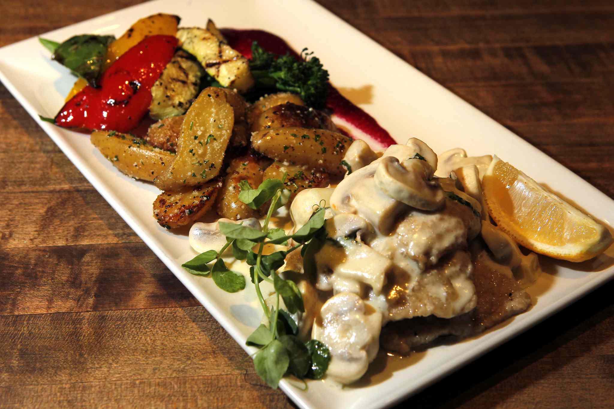 Popular Italian restaurant dishes up perfect pastas, excellent entrées ...