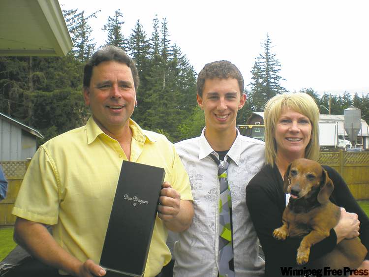 B.C. family claims $35-million Lotto Max prize – Winnipeg Free Press