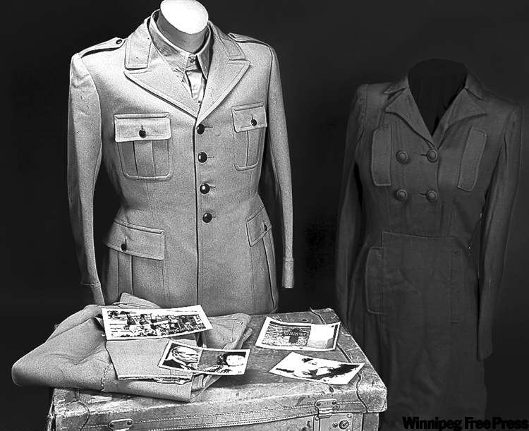 Mussolini’s uniform heads for auction block – Winnipeg Free Press