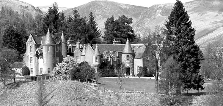 Intimate Baronial manor becomes hotel getaway – Winnipeg Free Press