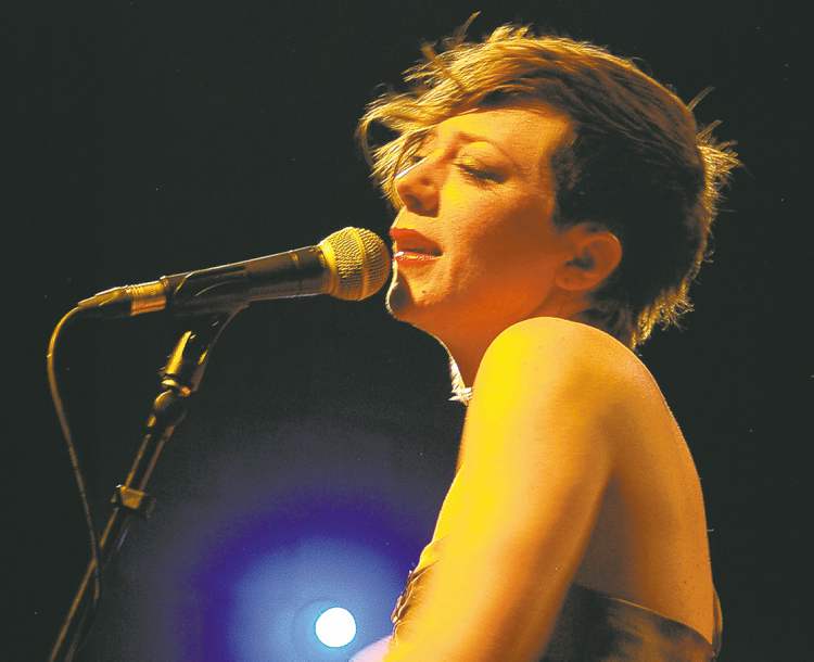 Singer uses emotional voice to deliver more than just words – Winnipeg ...