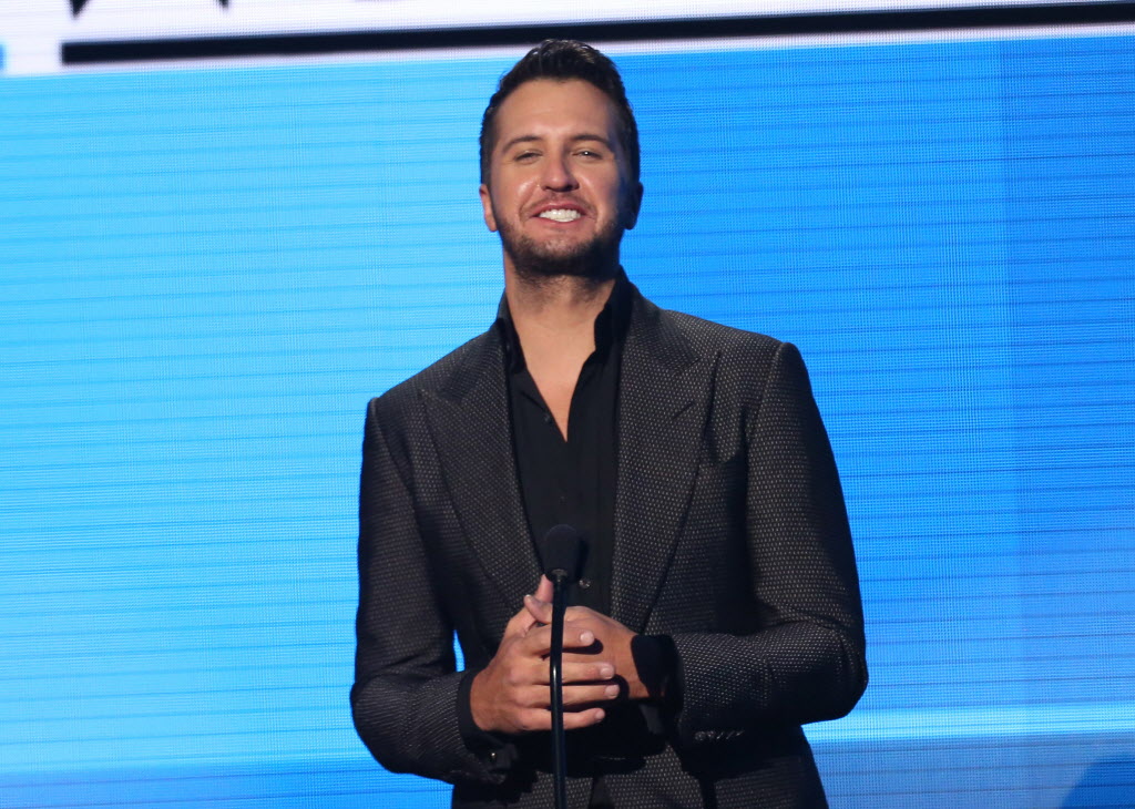 Luke Bryan show sells out fast, second show added – Winnipeg Free Press