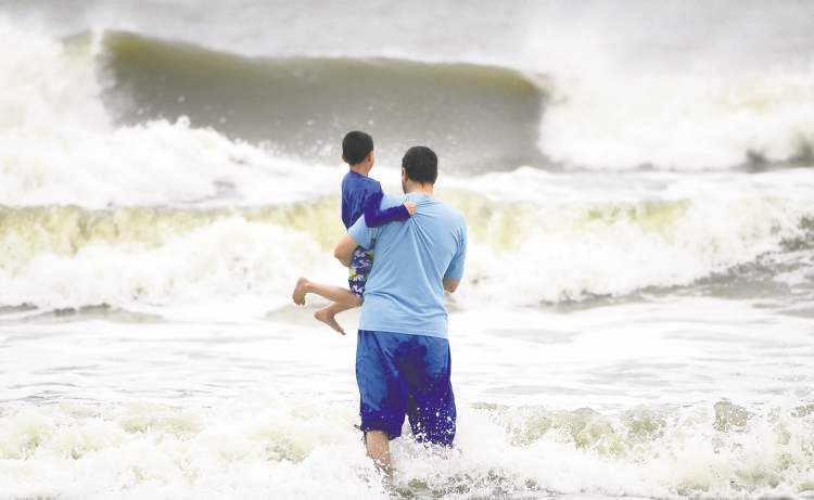 Weather behemoth approaches – Winnipeg Free Press