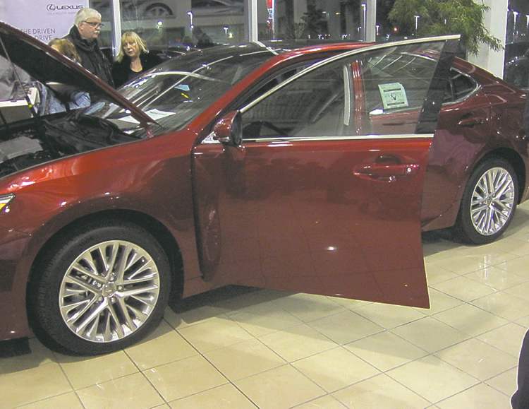 New Lexus LS boasts 3,000 changes – Winnipeg Free Press