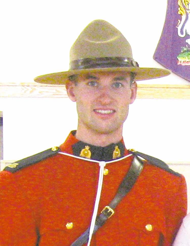 Heroic Mountie saves woman from icy river – Winnipeg Free Press