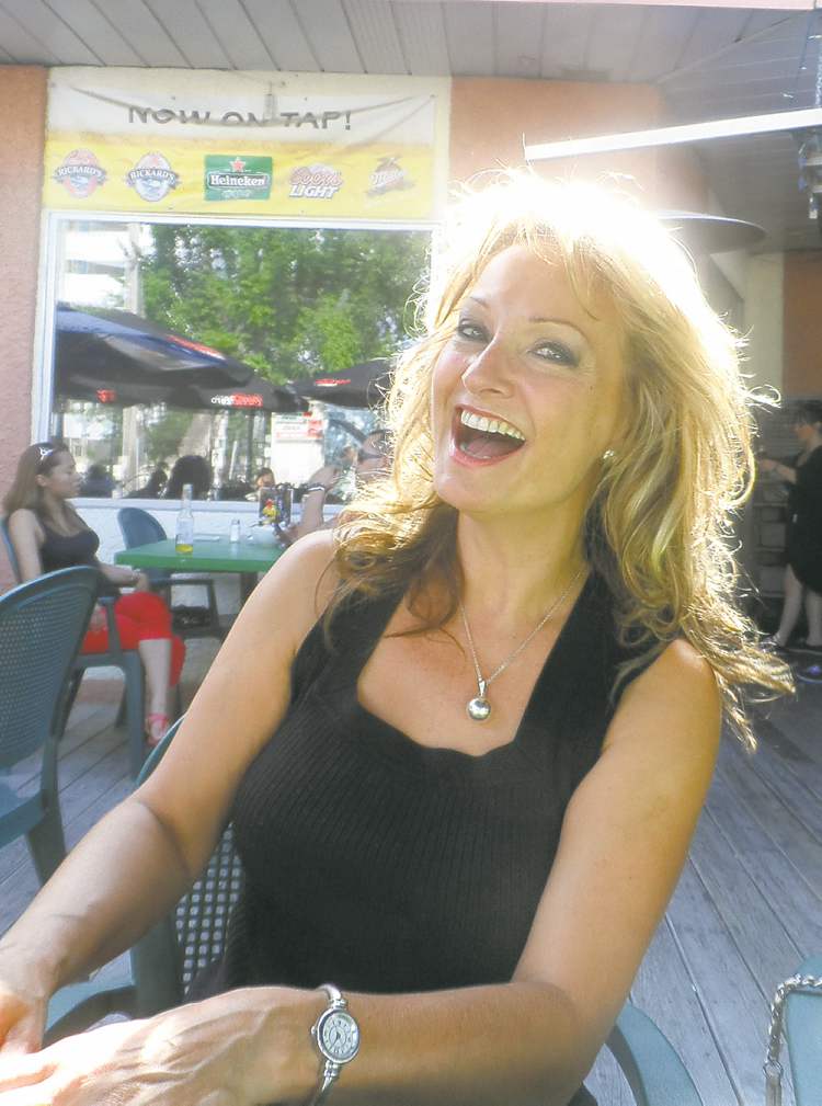 From tea readings to movie kidnappings to bidets – Winnipeg Free Press